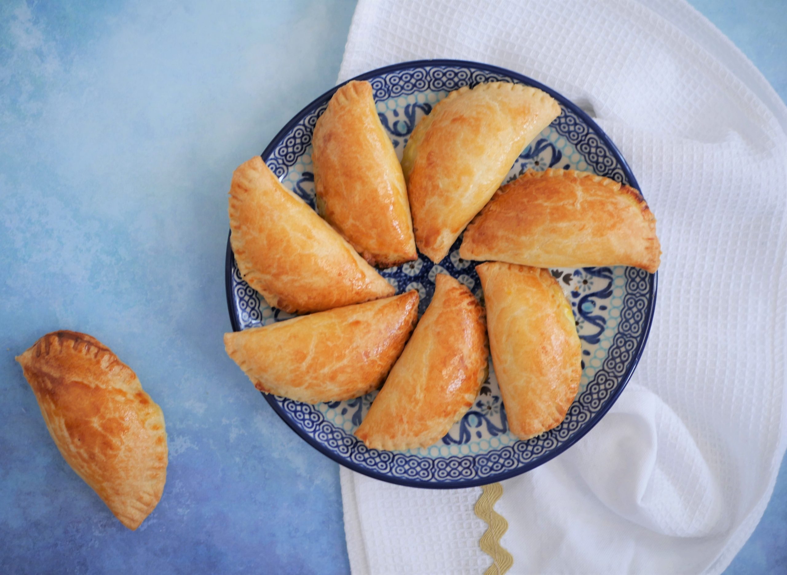 TIROPITAKIA AU YAOURT: chaussons au fromage - CUISINE A LA GRECQUE