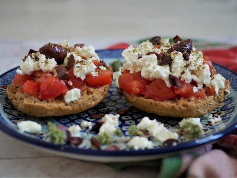 DAKOS: Délicieux toast crétois - CUISINE A LA GRECQUE
