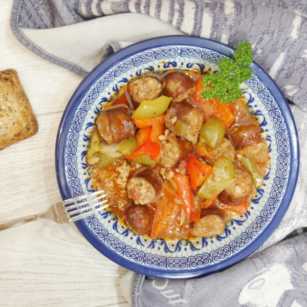 SPETSOFAI DU PELION: Saucisses aux poivrons et à la tomate - CUISINE A ...
